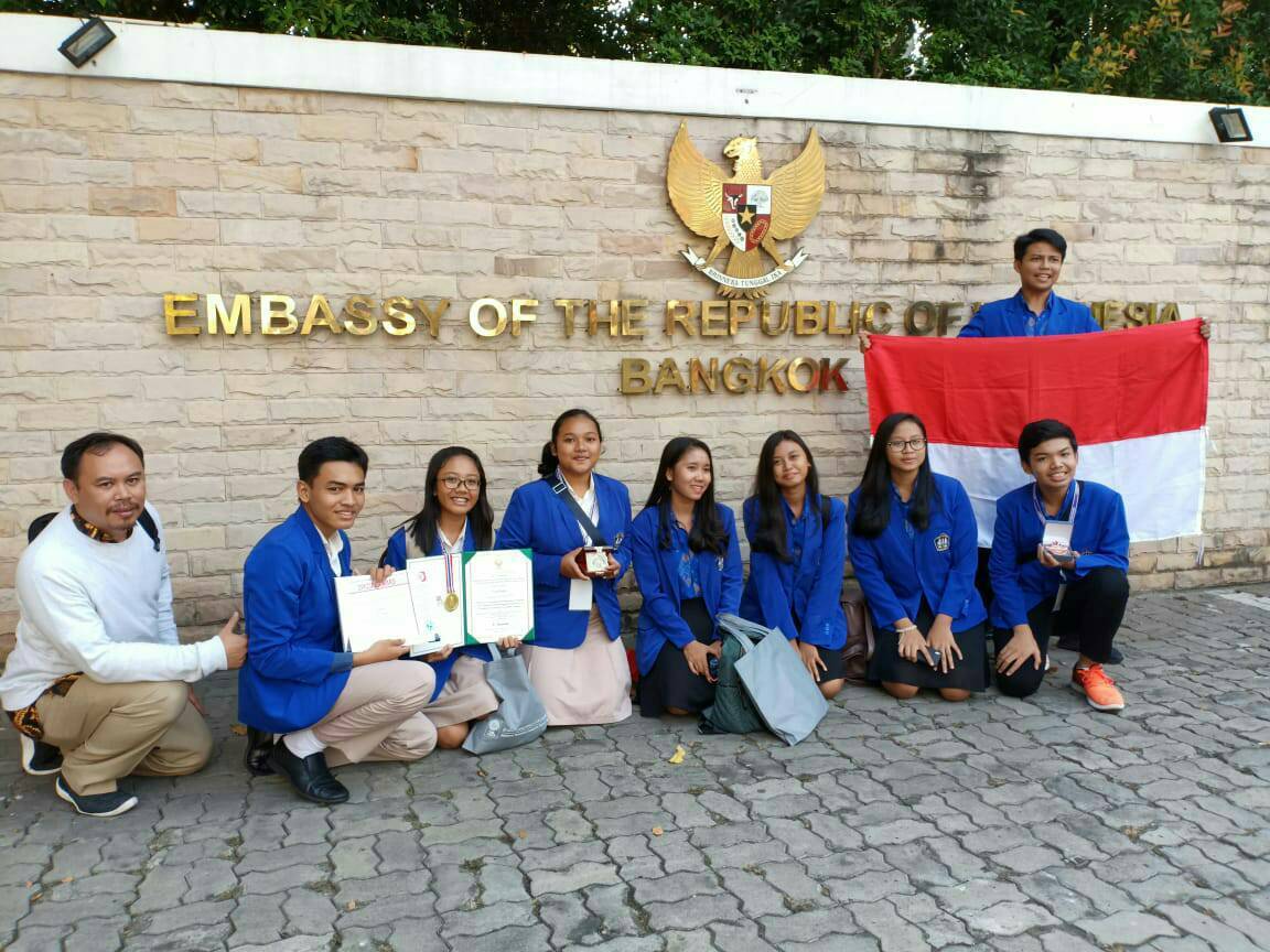 Kemenangan di Negara Seribu Pagoda - SMA NEGERI 4 DENPASAR